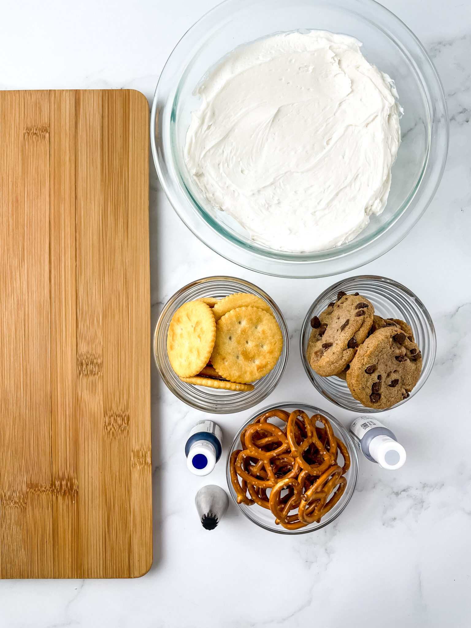 How to make a Harry Potter Ravenclaw Badge Buttercream Board - Black ...